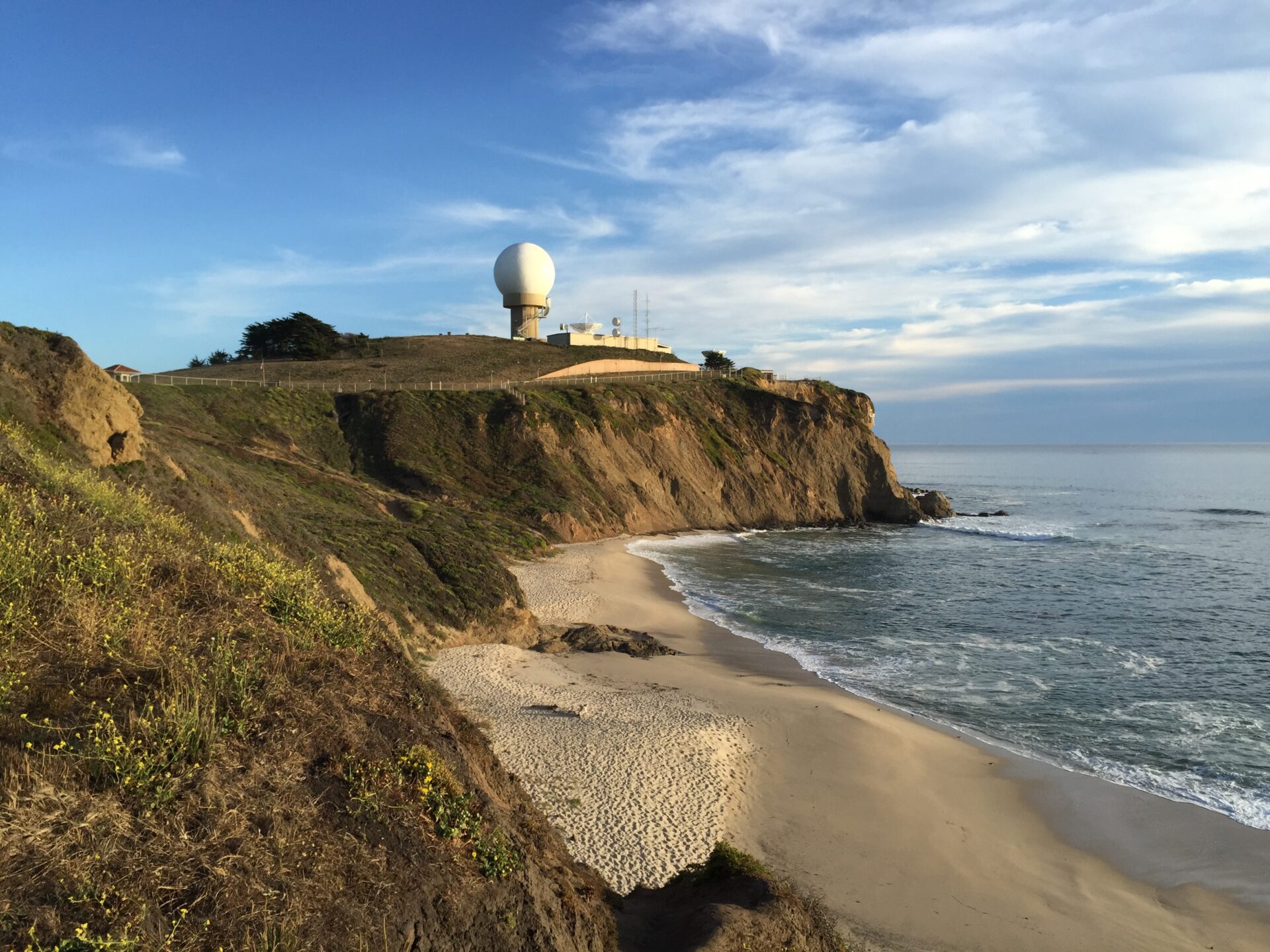 The Ultimate Guide to Surfing Mavericks: A King of Big Wave Surfing ...