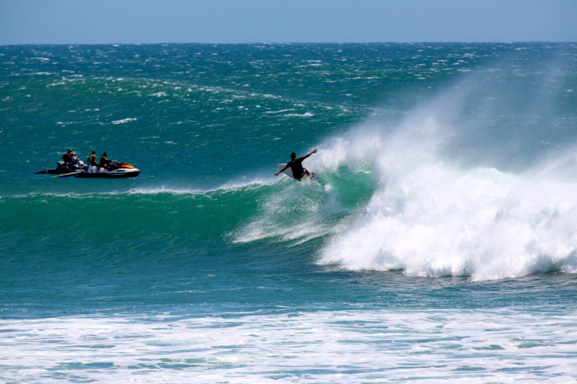 Kirra: The Ultimate Guide to One of the World's Best Surf Breaks ...