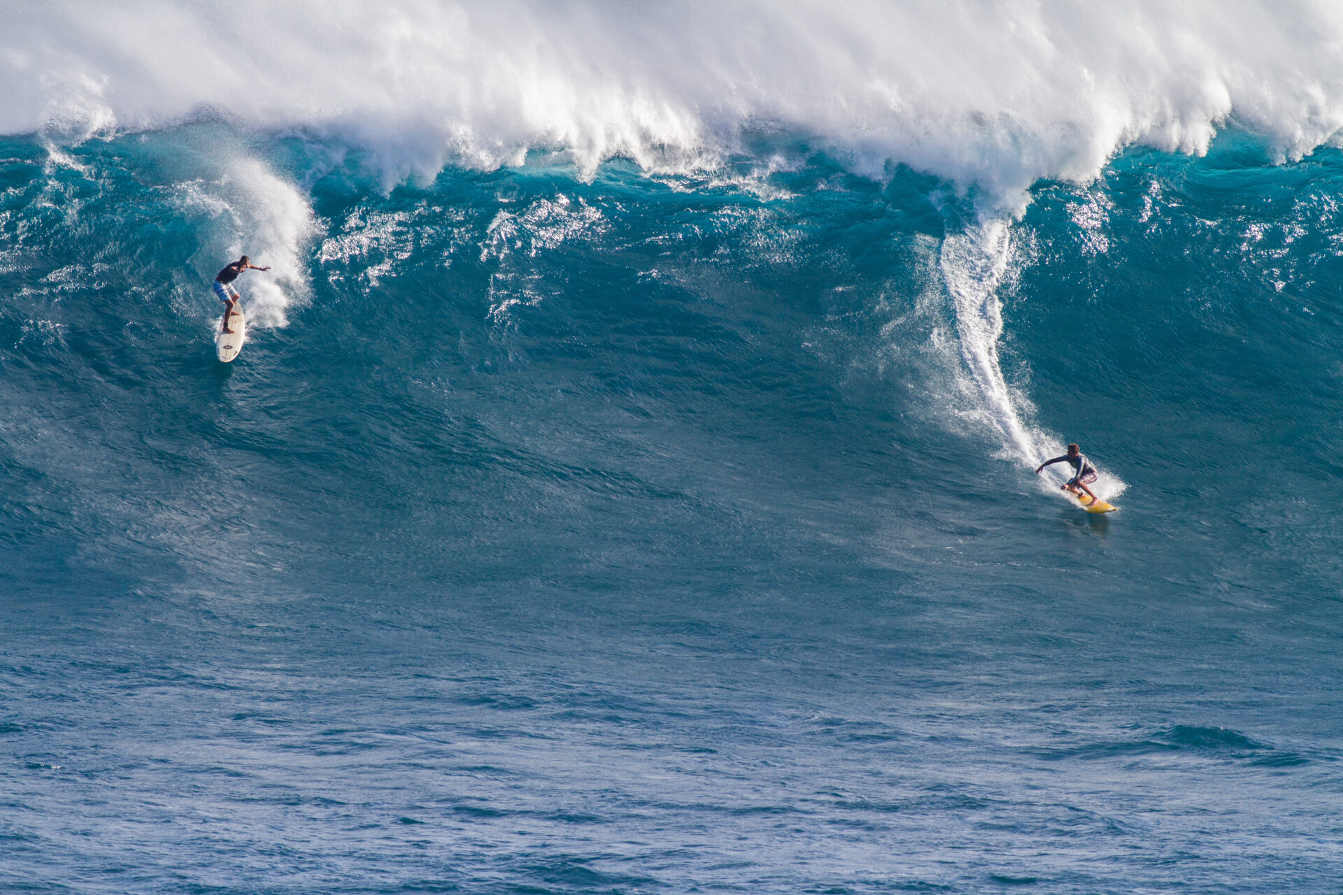 Jaws: The Ultimate Challenge for Big Wave Surfers - Yeeew! Mag