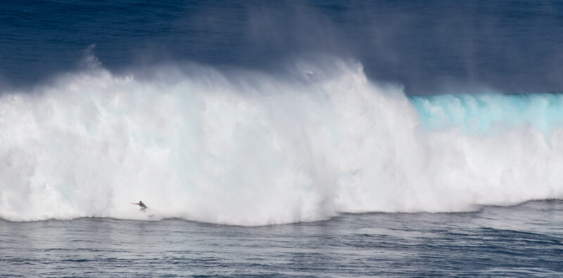 Jaws: The Ultimate Challenge for Big Wave Surfers - Yeeew! Mag