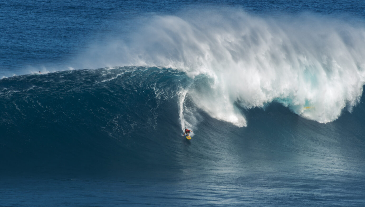 Jaws: The Ultimate Challenge for Big Wave Surfers - Yeeew! Mag