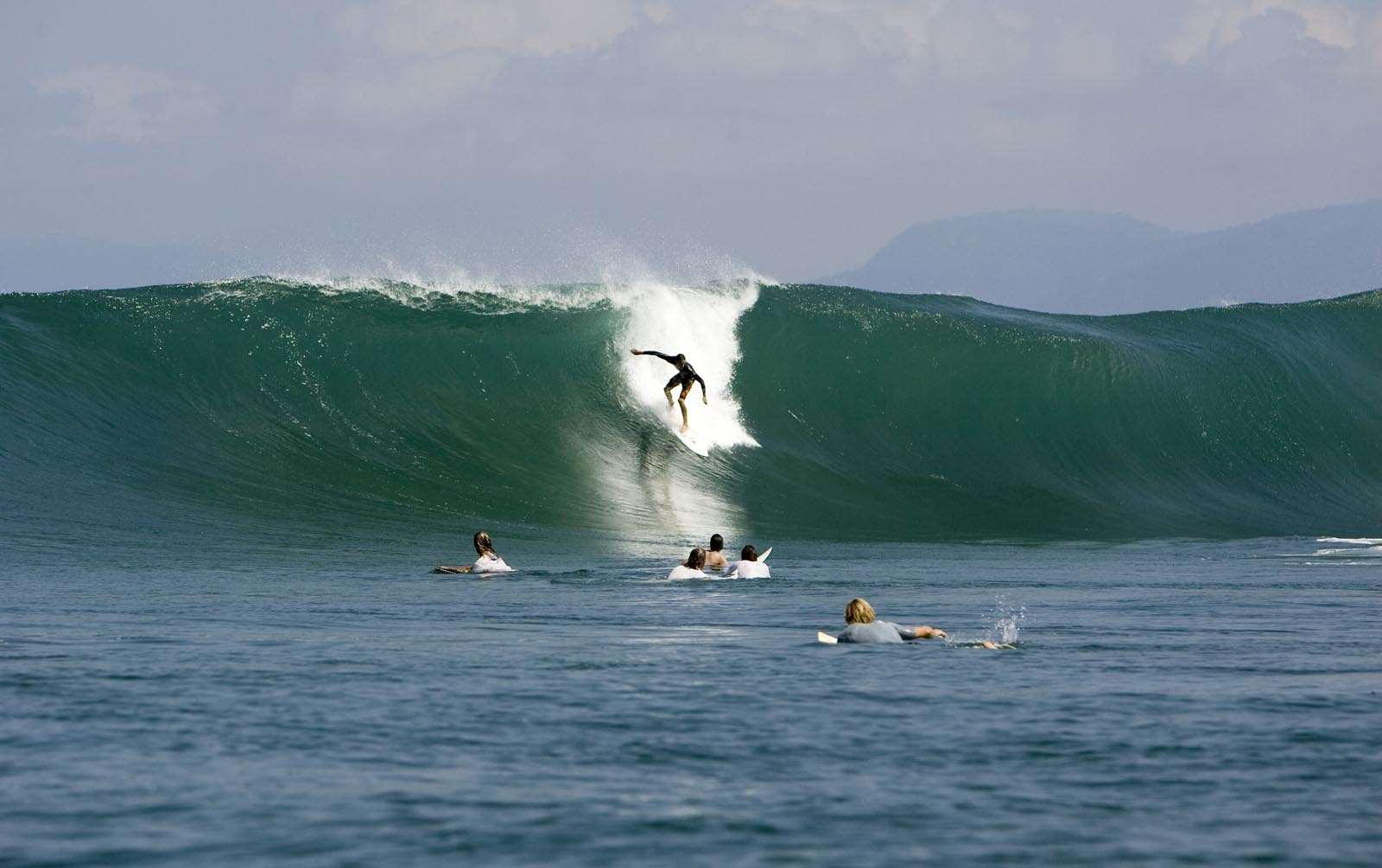 Surf Periscopes, Surf Holidays & Vacations | Yeeew!