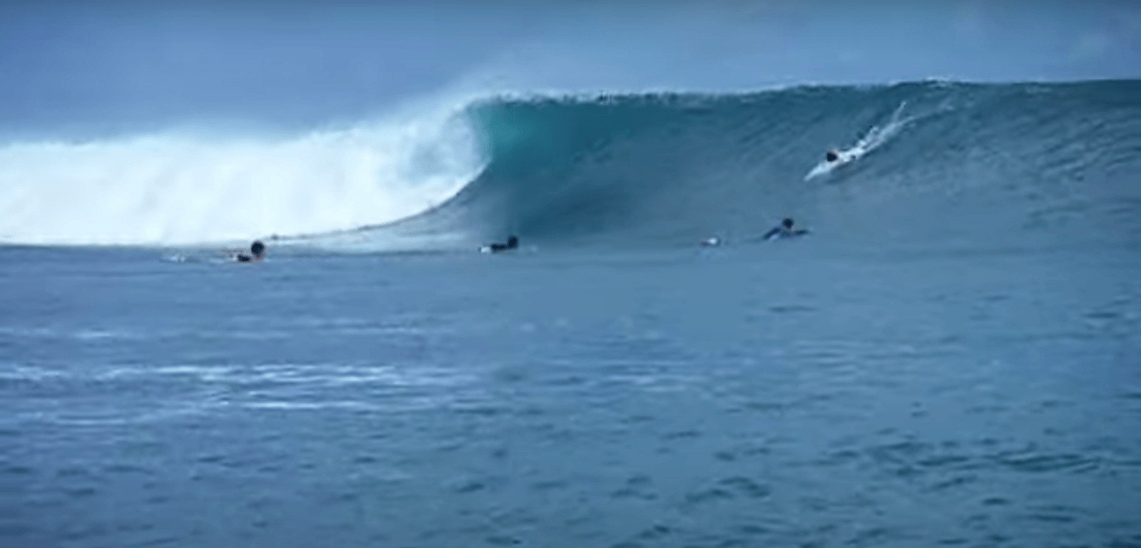 Surf Airport Lefts (Reef), Surf Holidays & Vacations | Yeeew!